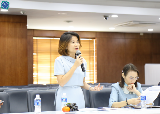 Trường Đại học Luật TP.HCM làm việc với đại diện Ngân hàng TMCP Việt Á, Bảo hiểm Hùng Vương và ...